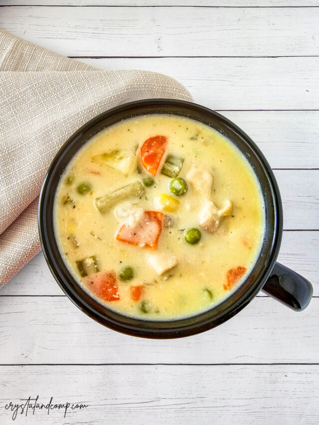 Crockpot Chicken Pot Pie Soup - CrystalandComp.com