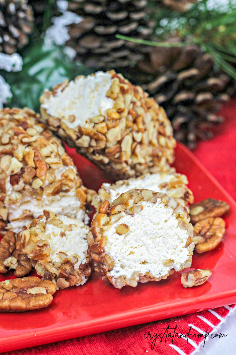 Pecan Log Roll Recipe - CrystalandComp.com